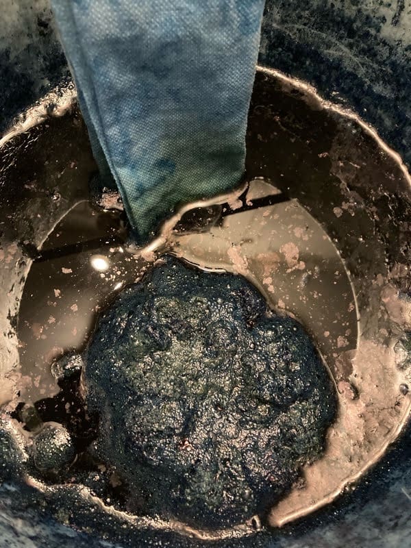 Making an organic indigo vat - Makergardener